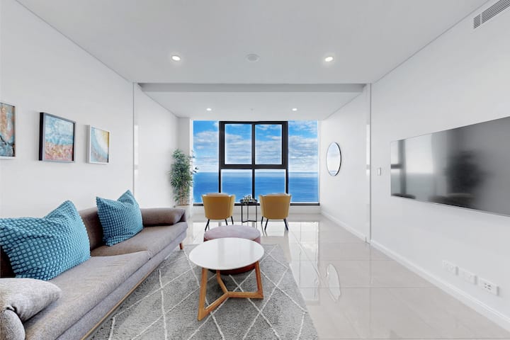 Beach Front 2br Meriton | Sunrise & Ocean Views - Surfers Paradise
