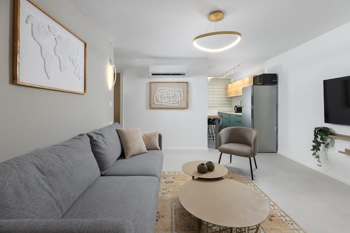 אואזיס-דירת 2 חדרי שינה וסלון במרחק 5ד' הליכה מהים - Eilat