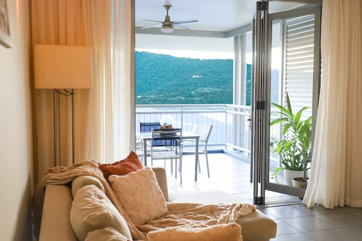 Affordable Seaview Getaway - Airlie Beach