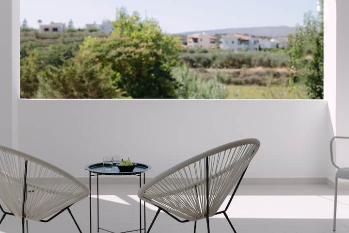 Harmony I - Cozy & Chic Near Beach & Amenities - Crete