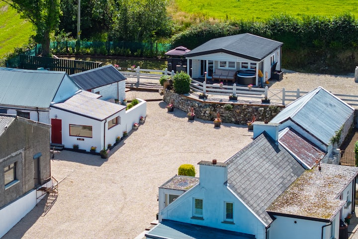 Full Estate: Davey Johns Forge: Cottage & 2 Cabins - Downings