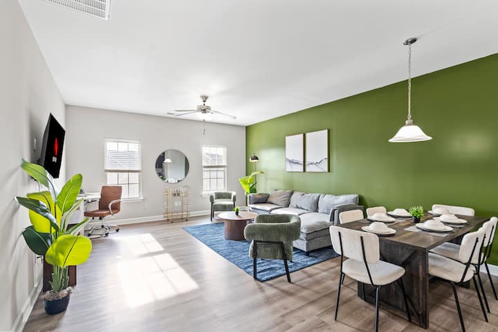 Upscale King 3br Townhouse—in Pineville! - Fort Mill, SC