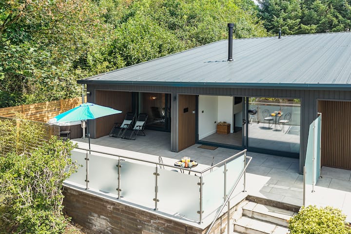 The Willow At Nest And Loaf - Abergavenny