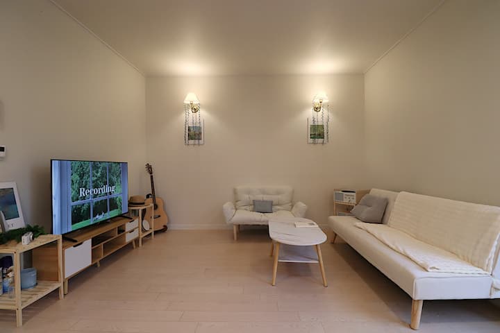 Gwangryeong Pine Tree Stay - Barbecue And Jacuzzi - Jeju