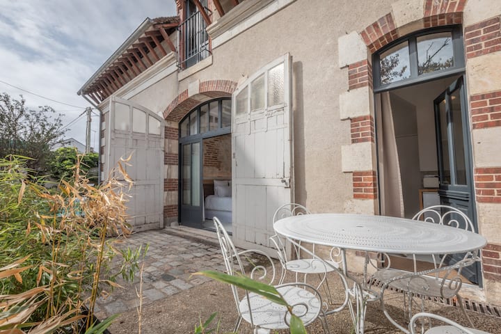 La Chambre Du Palefrenier-terrasse-chargeur Auto - Bourges