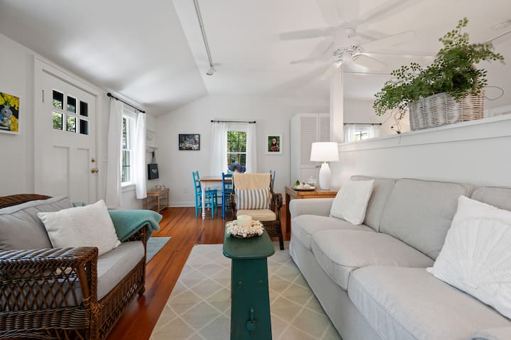 Nancy's Cottage - Norwalk, CT
