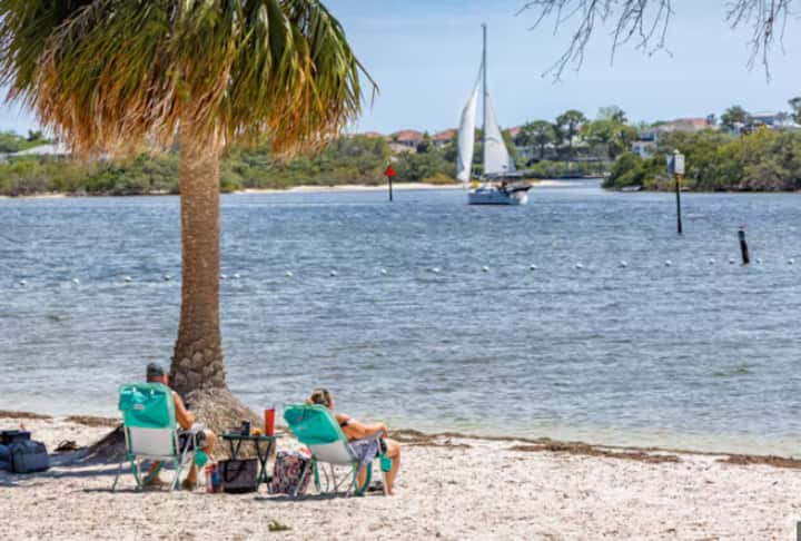 5020a Luxury Love Nest Npr Fl Usa - Holiday, FL