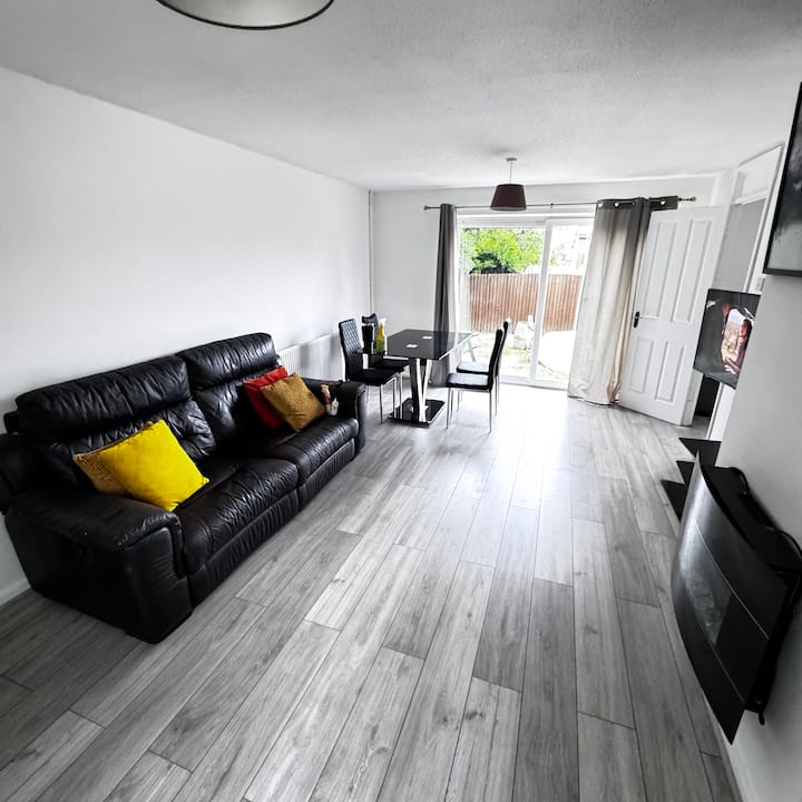 Modern 3bedroom House And Free Parking - Dartford