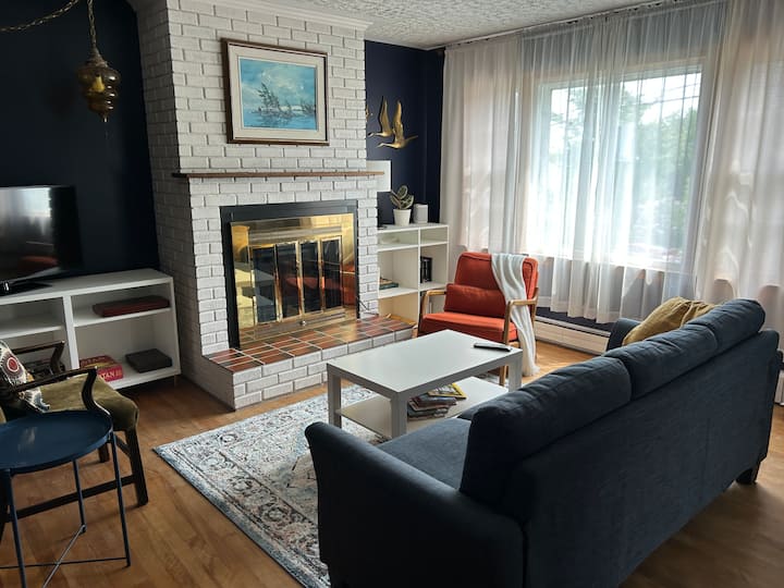 3 Bedroom House With Private Backyard In Fairview - Halifax
