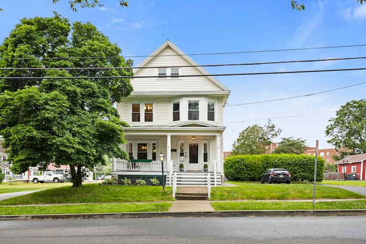 Walk To Town At Updated Charmer - Saratoga Springs, NY