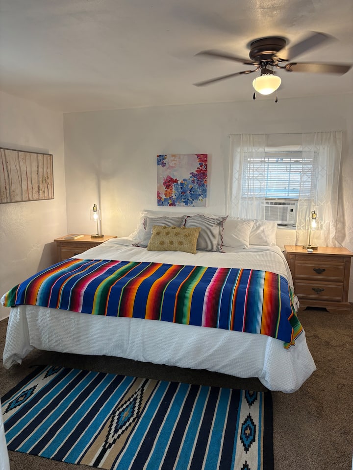 Best Location! /Spacious Yd/walkable
King&queen - Santa Fe, NM