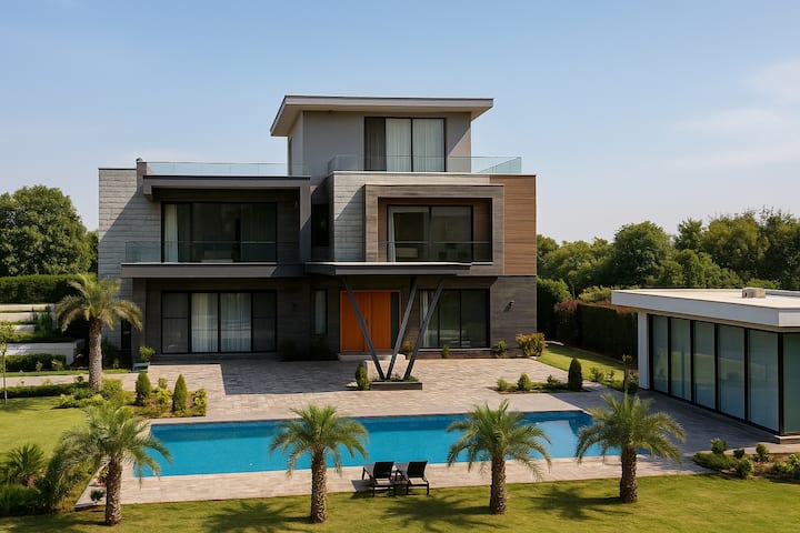 6bhk Luxe Farmhouse With Pool & Lawn | Gurgaon Ncr - 구르가온