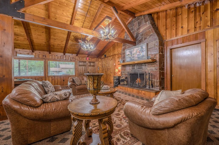 Black Bear Lodge - Spacious Suites, Priv. Hot Tub - ニューメキシコ州