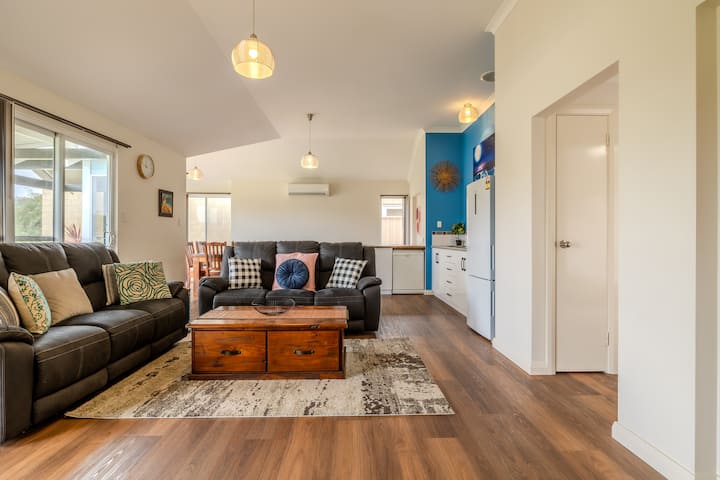 'Adrift By The Bay'  22 Albany Bayside Villas - Albany