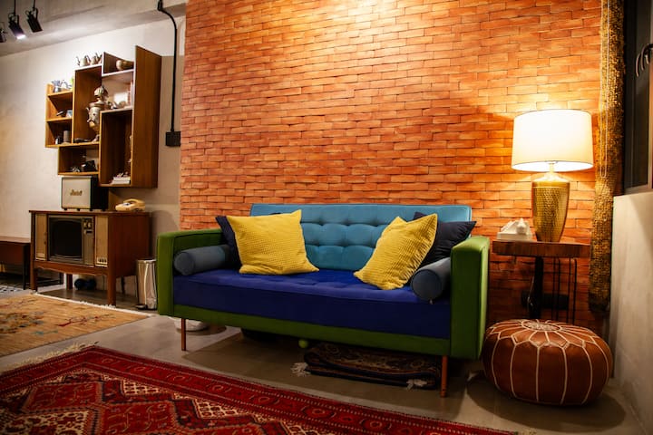 Industrial Maximalist Studio In San Juan - Philippines