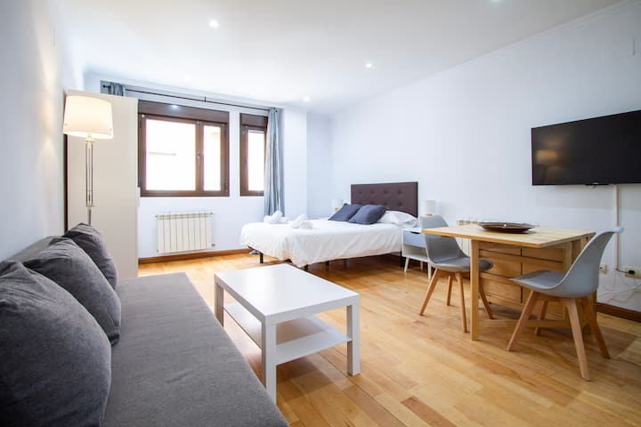 Estudio En Retiro-pacífico - Madrid