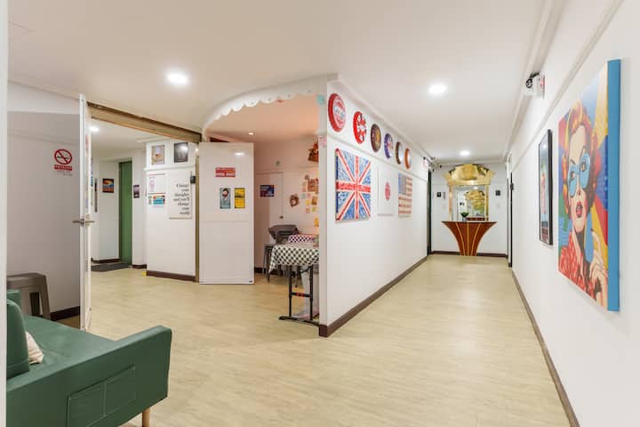 親子好友同遊首選|6間獨立套房・小客廳、鹽埕區奢華愛河夜景・近駁二・可住15人 - 高雄市
