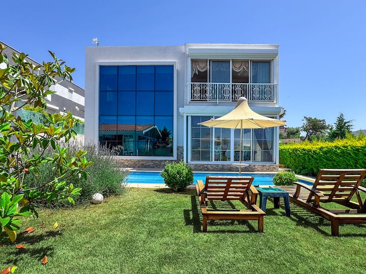 ÖZel Havuzlu - Deniz Manzaralı Lüks Villa - Davutlar