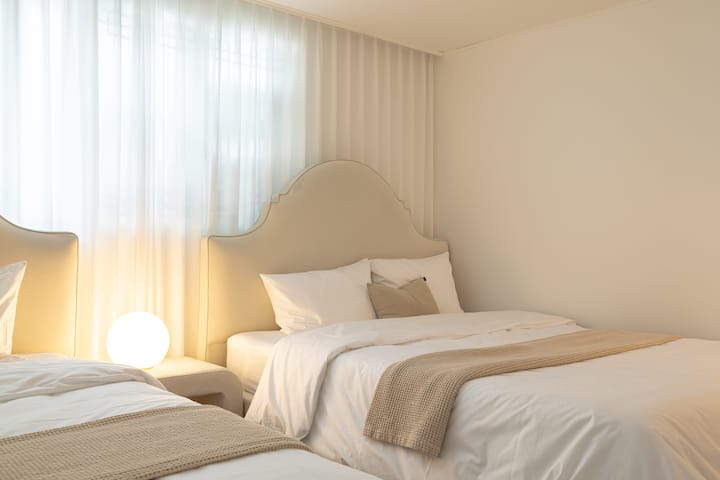 New호텔컨디션/3r4b대형독채/화장실2개/구의역5분/성수/서울숲/잠실/명동/동대문/압구정 - South Korea