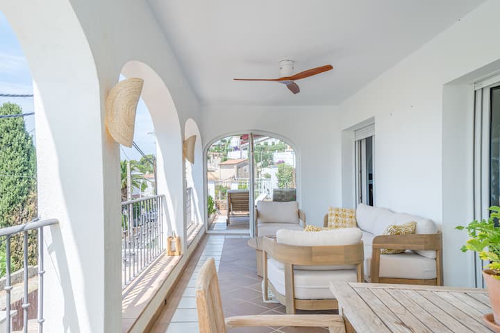 New.vue Mer, Près De Cadaques, Piscine, Pour 8/12 - Cadaqués