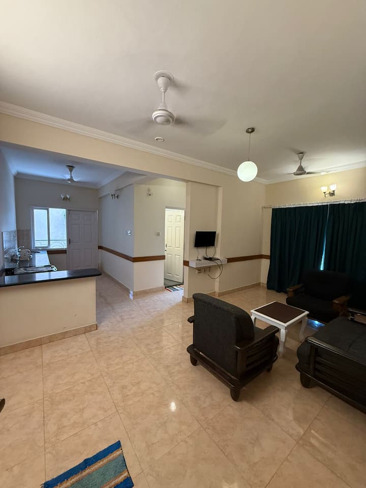 Roomzaway 4 Flats | Pool | Wifi | Kitchen - Goa