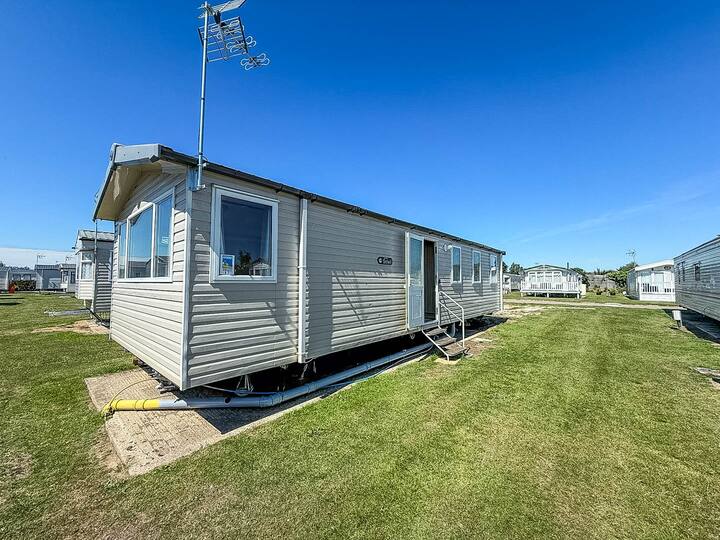 Lovely Caravan In Dovercourt, Essex Ref 44202k - Harwich