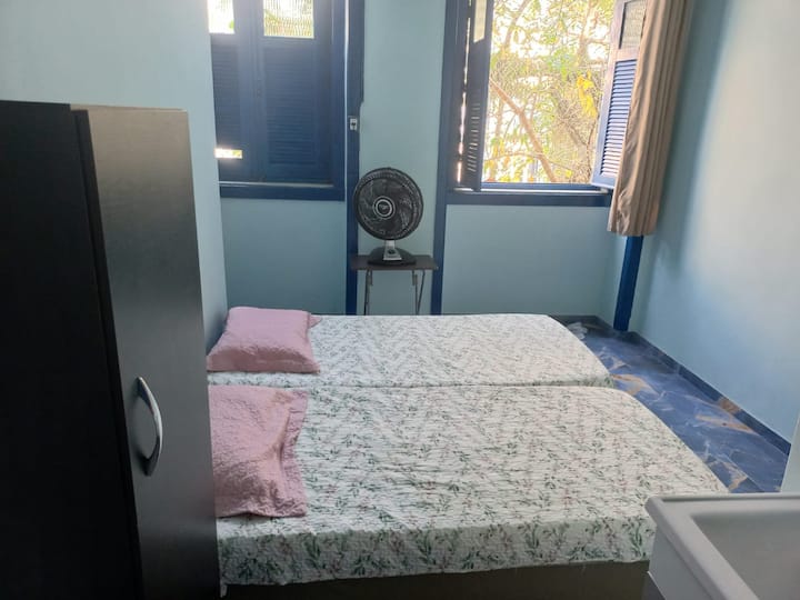 Simple Room With Private And Small Bathroom - Rio de Janeiro