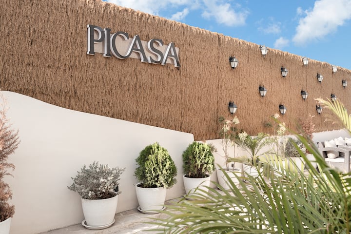 Picasa - The Luxe Stay - Panchkula
