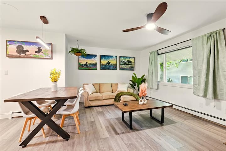 Umed 2 Beds 1 Bath - Hugs In The Dusk - Alaska