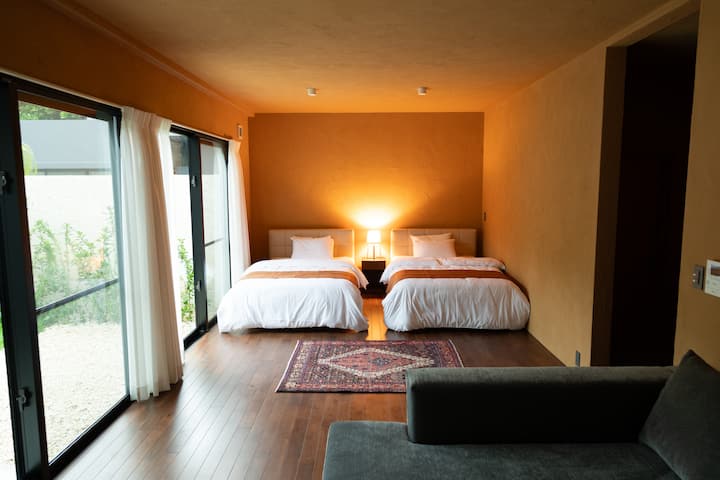 洋｜伝統集落に溶け込むモダンな隠れ家（中庭付）ビーチ徒歩3分【陽月-hizuki-】 - Okinawa, Japan