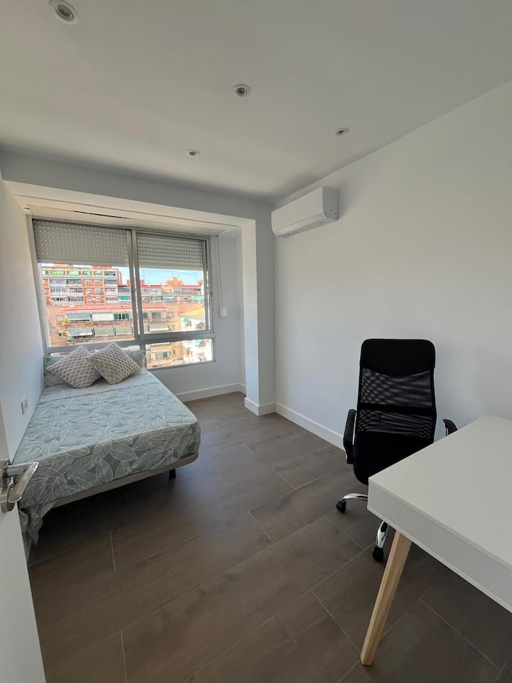 Luminosa Habitación Con Aire C - アリカンテ