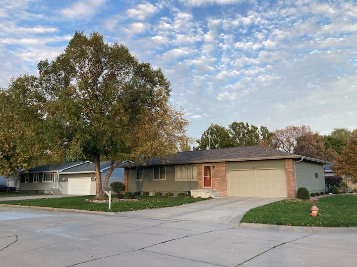 Lucky Plum Hideaway - Grand Island, NE