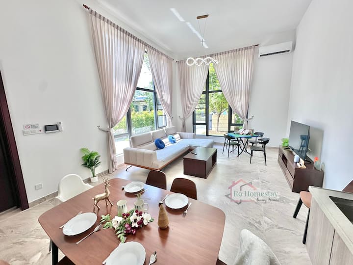 Forest City | Luxury Golf Villa Retreat @ 8–12pax - Kukup