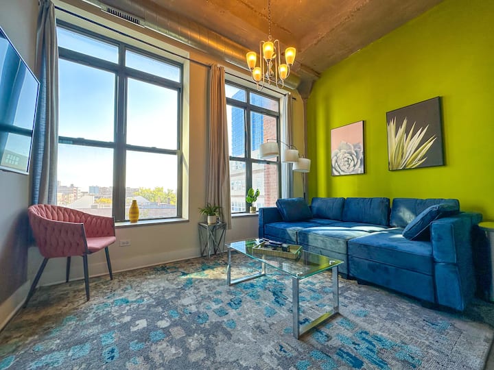 Comfy 2br | Skyline Views Near Mccormick & Museums - Armour Square - Chicago