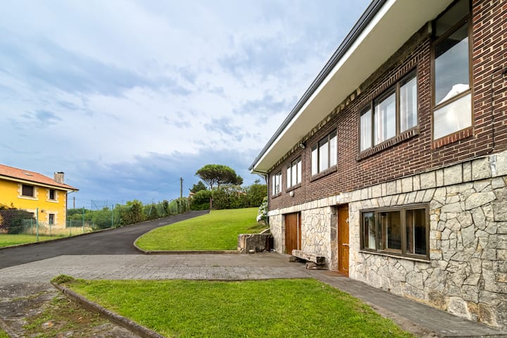 Casa Con Jardín Enfrente Del Mar - Noja