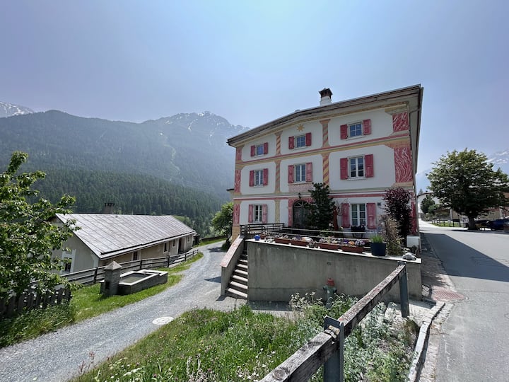 Grosse, Ruhige Fewo Im Obersten Stock In Lavin - Guarda, Scuol, Switzerland