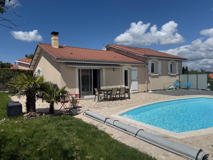 Superbe Villa Avec Piscine - Saint-Genest-Malifaux