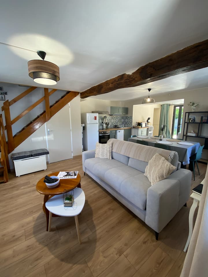 Maisonnette Cosy à La Campagne - Semur-en-Auxois