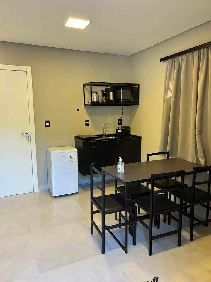 Ap 08 / 1 Quarto Com Sala / 600m Da Expoville - Joinville