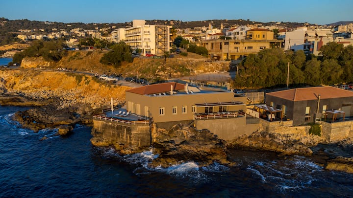 Kormoranos-hydrobates Waterfront Villa - Chania
