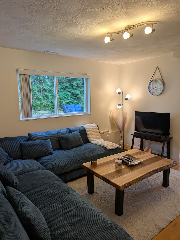 Cozy & Spacious Guest Suite - Campbell River