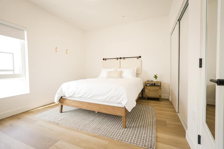 #6 Luxe 2bdrm 3.5 Ba Townhome Near Pasadena! - Pasadena, CA