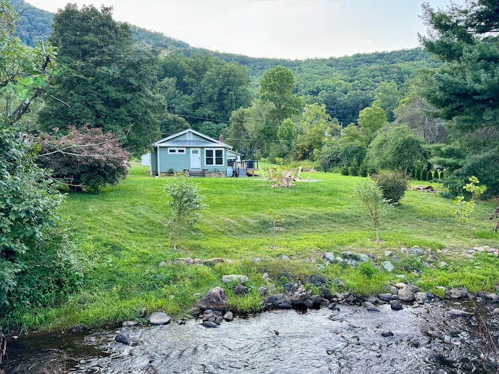 Autumn In The Smokies + Creek + Game Room: Bliss! - Waynesville, NC