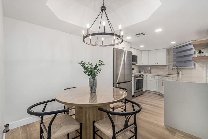 Cozy Condo W/pool / Scottsdale - Paradise Valley, AZ