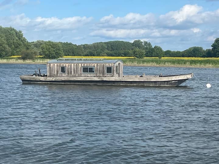 Bateau Traditionnel à Bouchemaine Loire à Vélo - Angers
