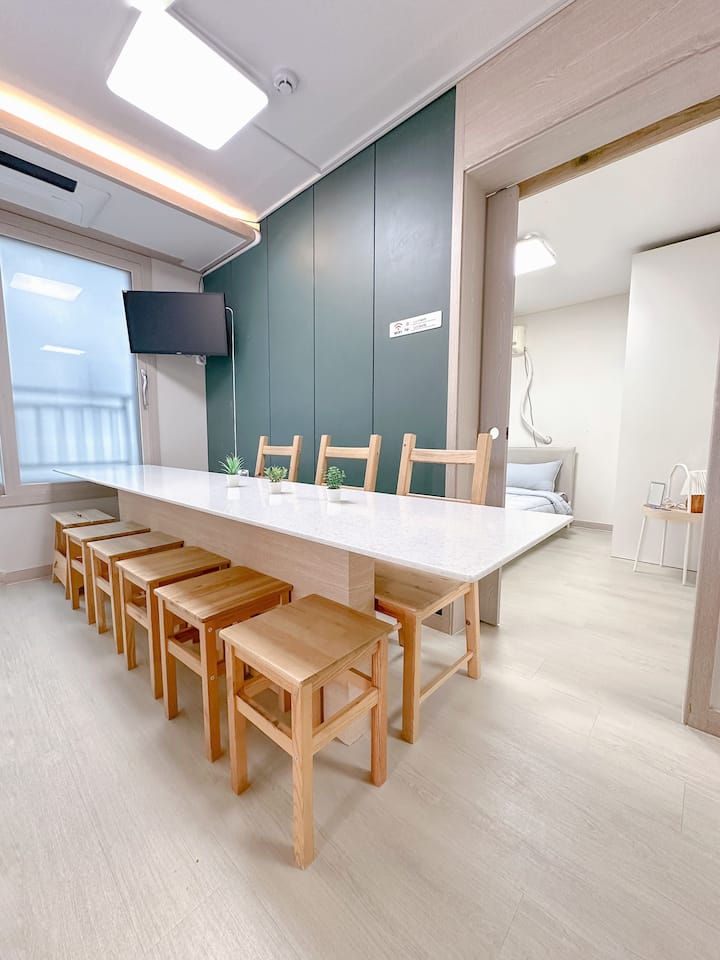 Bb 오픈2주간특별할인 침실4개 욕실2개 침대4개 모든침실 에어컨가능 공항2.3km - Jeju-si