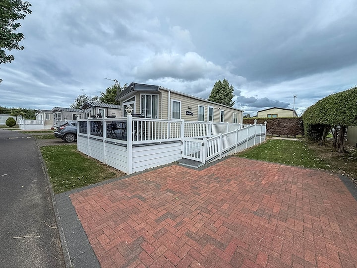 Caravan With Decking At West Mersea Ref 75192wm - Mersea Island