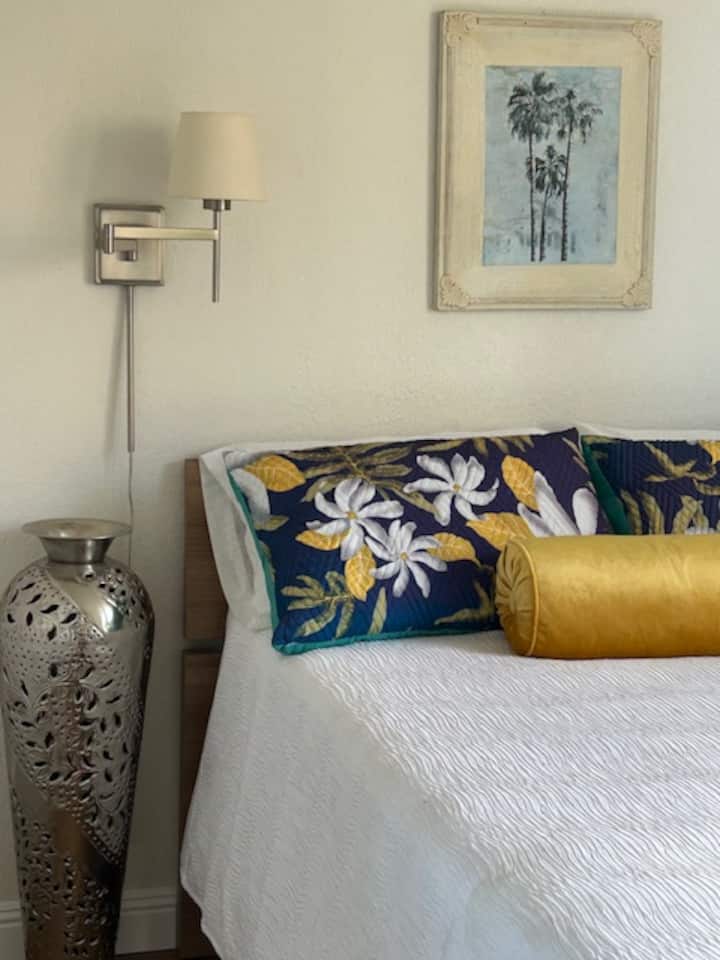 Inn On The Park 7f/walk To Convention Center - Honolulu, HI