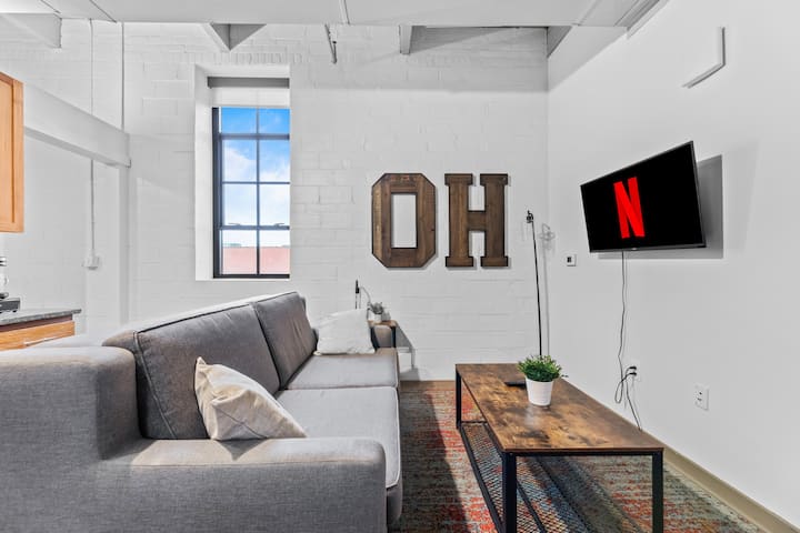 Downtown 1 Bd Loft L Parking L Café L Fast Wi-fi - Cleveland, OH