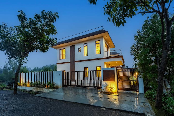 5bhk W/ Pool & Jacuzzi | Villa Alora, Lonavala - Lonavala